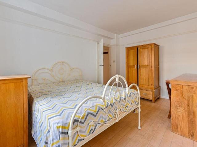 Studio to rent on Old Brompton Road, London
