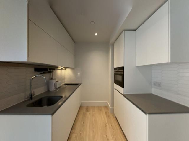 Studio to rent on Olympic Way, London