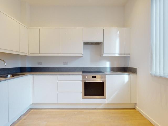 Studio to rent on Riverbank Way, London