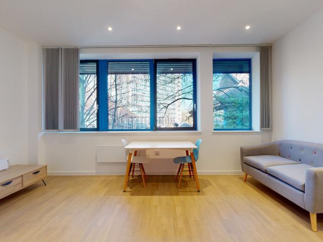 Studio to rent on Riverbank Way, London