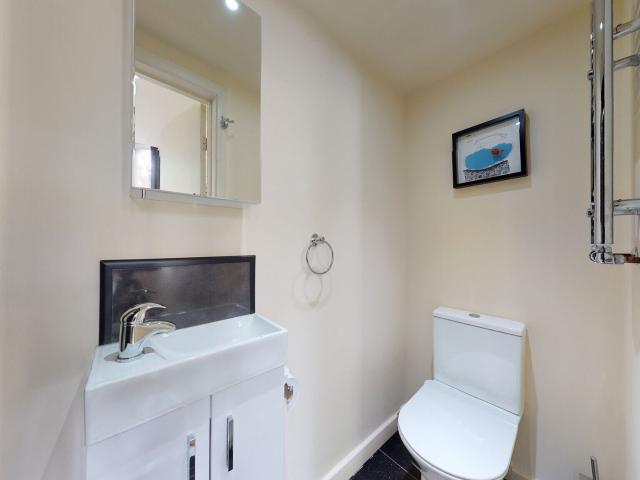 Studio to rent on Saint Pauls Avenue, London