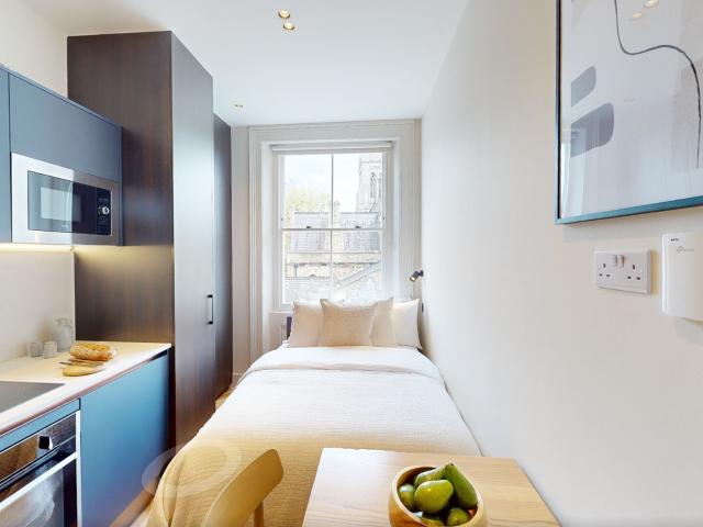Studio to rent on St Stephen's Crescent, London