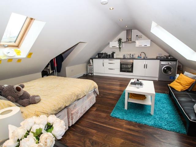 studio to rent Roseland Road, Kenilworth, Warwickshire, CV8