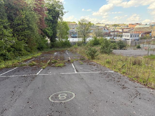 Studiobeds Land For Rent