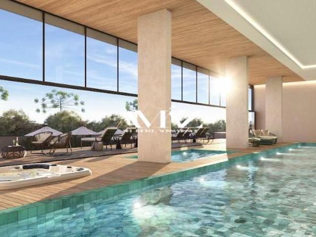 Studios na Av. Silva Jardim. para Morar ou Investir