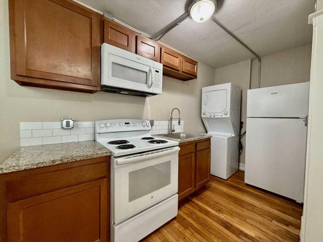 Studios On Broadway Studio Apartment for Rent at 3201 Broadway Blvd, Kansas City, MO 64111 Broadway Gillham