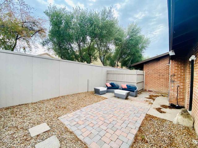 Studios and 1 Bedrooms in Central Location Tucson! 1 Bedroom Apartment for Rent at 51 N Euclid Ave, Tucson, AZ 85719 Iron Horse