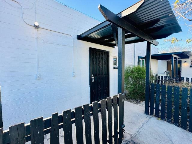 Studios and 1 bedrooms that include all utilities! Off Street Parking and Tile Flooring! 1 Bedroom Apartment for Rent at 329 W Kentucky St, Tucson, AZ 85714 Wakefield