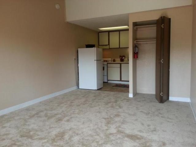 Studios rent lowered~ lease now!