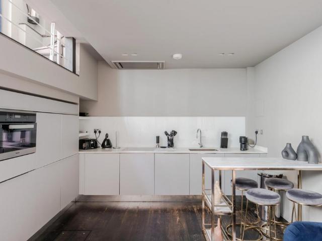Stukeley Street, London WC2B 1 bed apartment to rent £5,460 pcm £1,260 pw