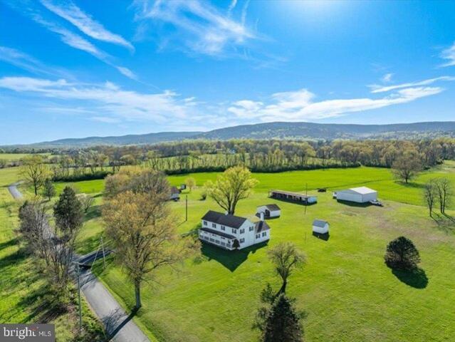 Stull Rd, Frederick, Farm House For