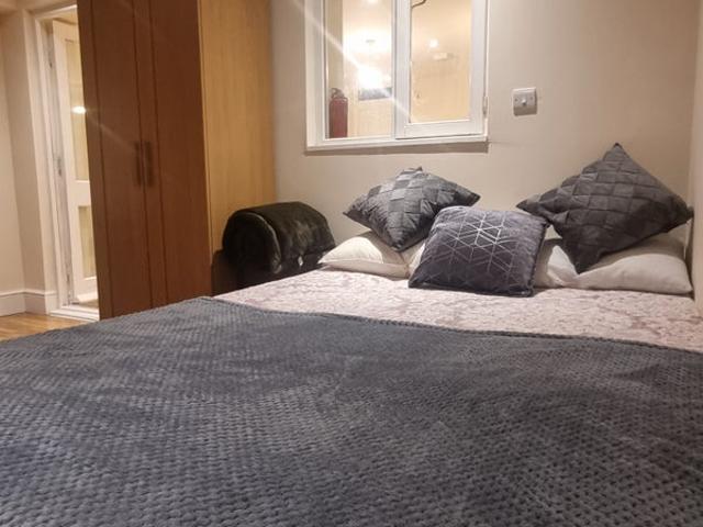 Stuning Studio to Let in Canary Wharf Area