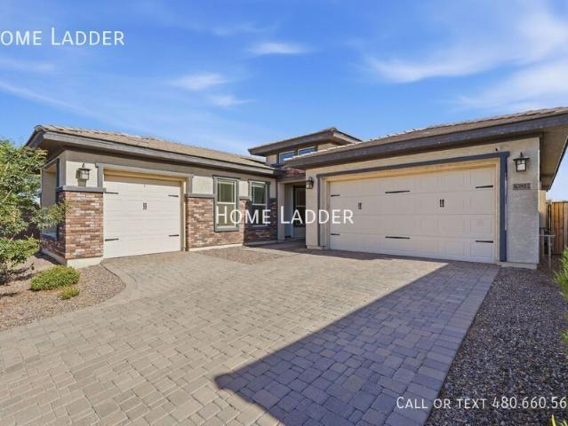 Stunning 5 Bedroom Home with Private Casita, Office & 3 Car Garage in La Mira