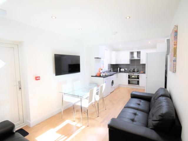Stunning 6 Bed Student Houseshare