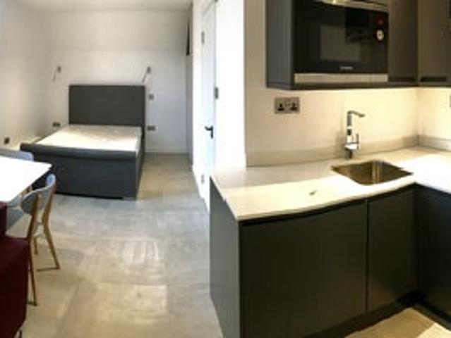 Stunning 1 Double Bed Studio Flat Incl Bills