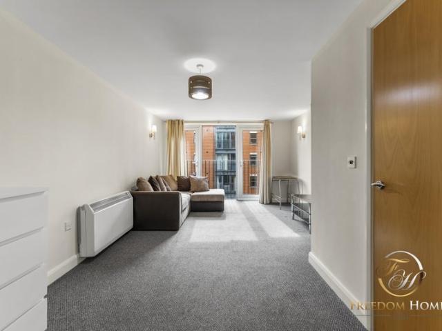 ⭐ Stunning 2 Bed Apartment with Parking | NG1 ⭐
