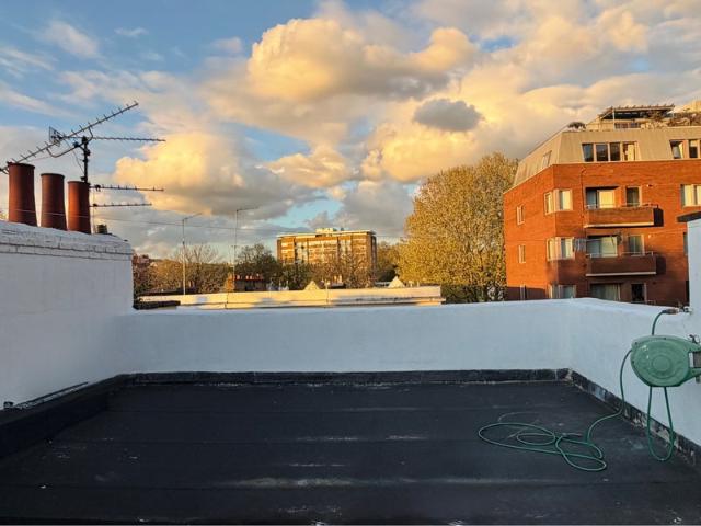 Stunning 2 Bed flat with private rooftop