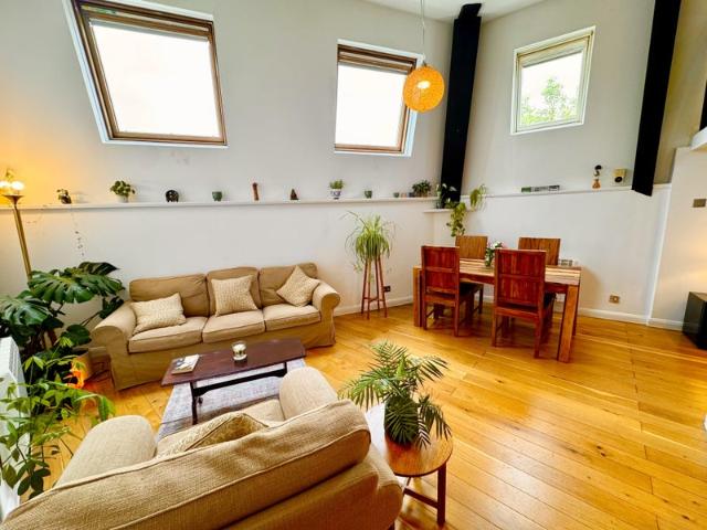 Stunning 2 Bed Hackney Loft whole flat!