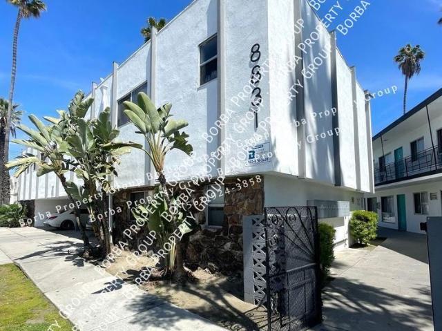 STUNNING 2 BEDROOM | 1 BATH WITH ONSITE LAUNDRY & ONSITE MANAGER