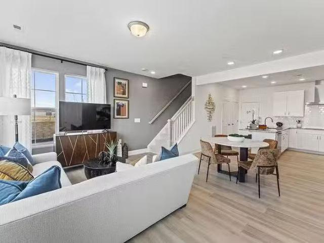 stunning 2 bedroom, 2.5 bathroom Tessa plan townhome style con.