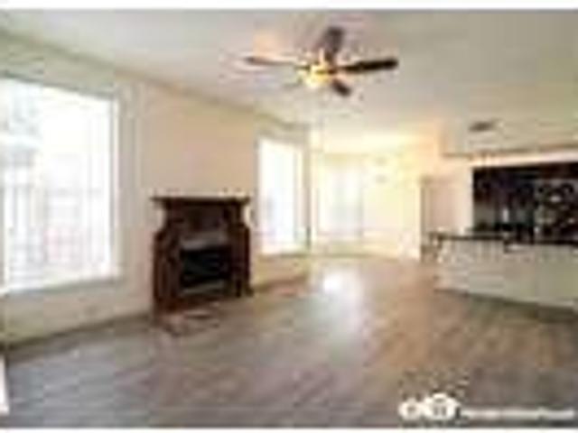 Stunning 2 bedroom, 2 bath in ideal location!