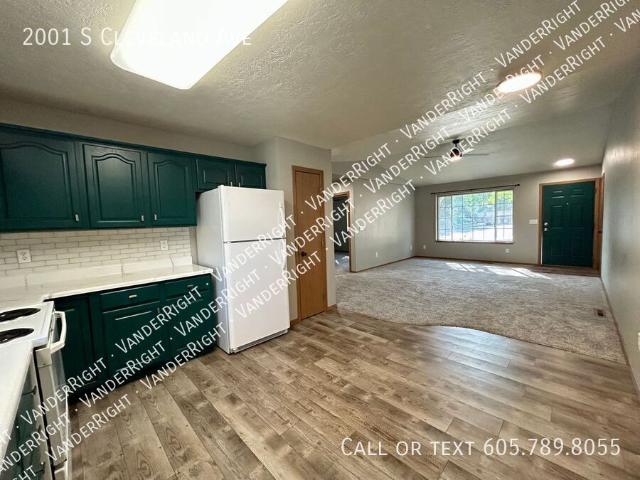 Stunning 2 Bedroom 2 Bathroom Townhome!
