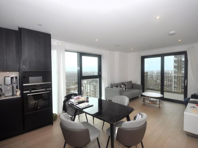 Stunning 2 Bedroom Flat Near Ual and Kcl