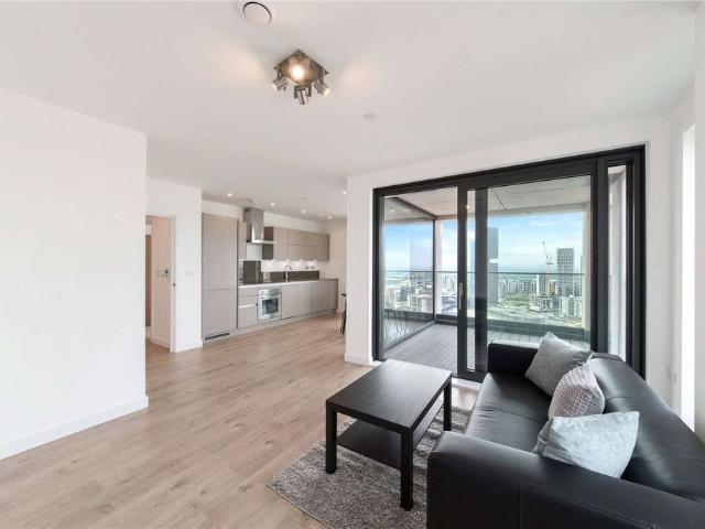 Stunning 2 double bedroom apartment with far reaching views
