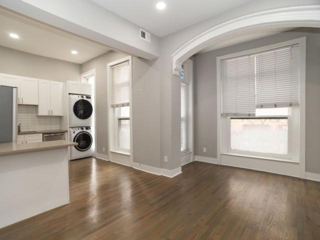 Stunning 3 Bed 2.5 Bath Gold Coast Apartment! Top Floor!