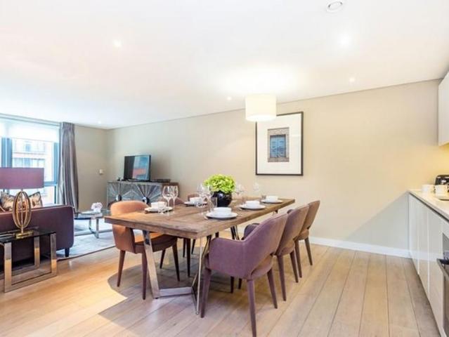Stunning 3 Bed with Amazing views of. 3 bed flat to rent £7,063 pcm £1,630 pw