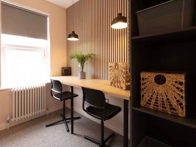 Stunning 3 Bed Ensuite House in Woohouse Sept!