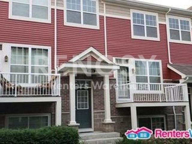 Stunning 3BD/2.5BA Townhouse in Maple Grove