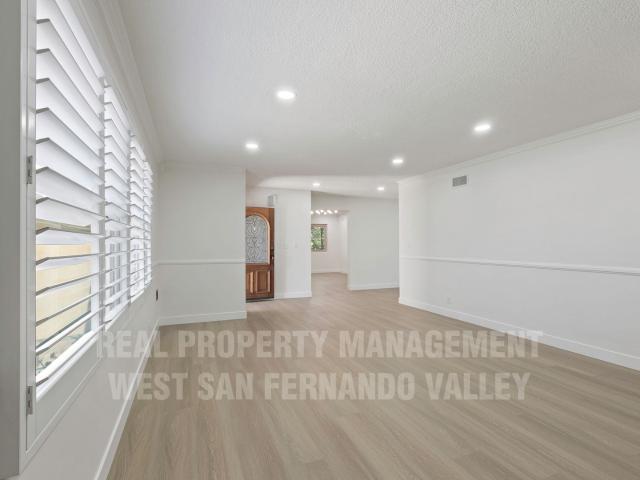 Stunning 3bd Home with Private Outdoor Oasis