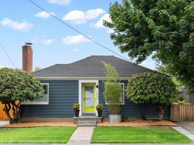 Stunning three bedroom bungalow in North Portland on Alberta