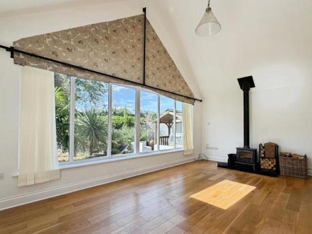 Stunning three bedroom detached bungalow in the sought after village of Easton in Gordano, offering three double bedrooms, en suite to the principal bedroom, spacious living room, conservatory, modern kitchen, family bathroom, lovely garden, off road parking and a garage