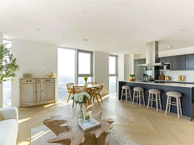 Stunning three bedroom penthouse apartment with spectacular views. Offered unfurnished and available now. Please note this property does not come with any parking