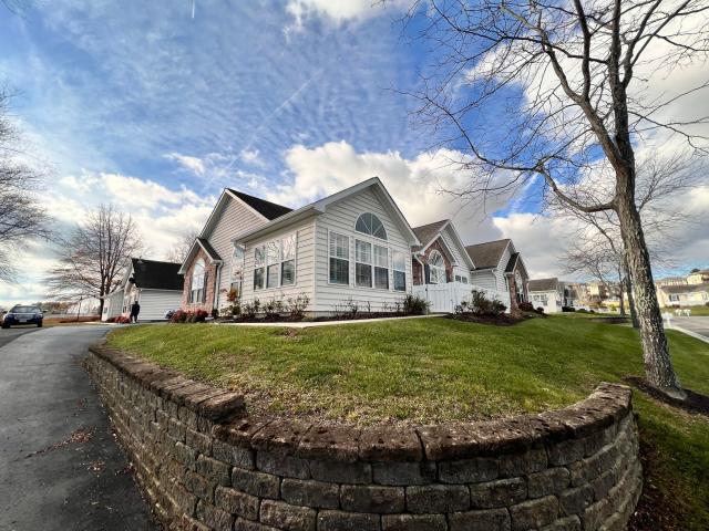 Stunning Three bedroom Villa in The Villas at Peppers Ferry – A Must See!