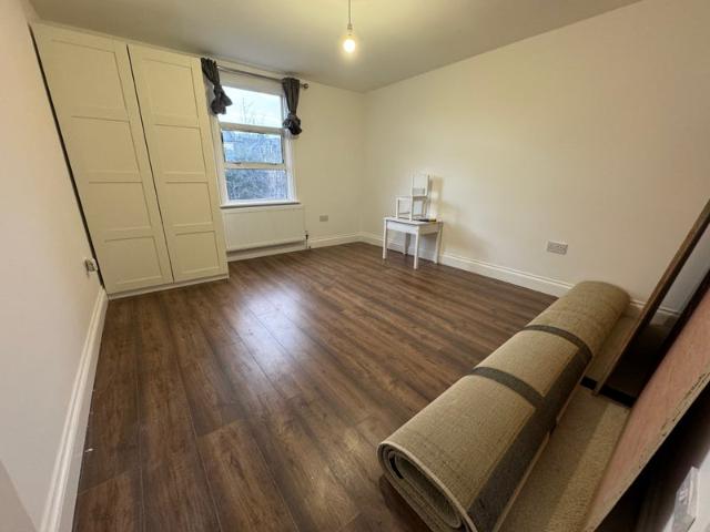 Stunning Two Bed Apartment In Stoke Newington