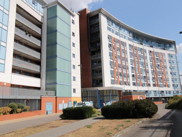 Stunning two bed, two bath in Bethnal Green E2