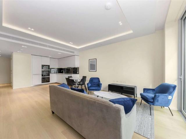 Stunning two bedroom, two bathroom flat in Lillie Square