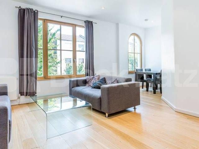 Stunning two bedroom with great space located in a great area