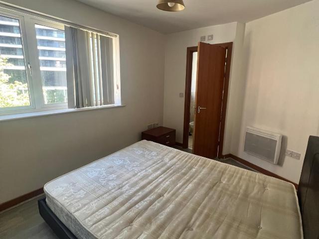 Stunning Two Bedroom Flat in Prime Location