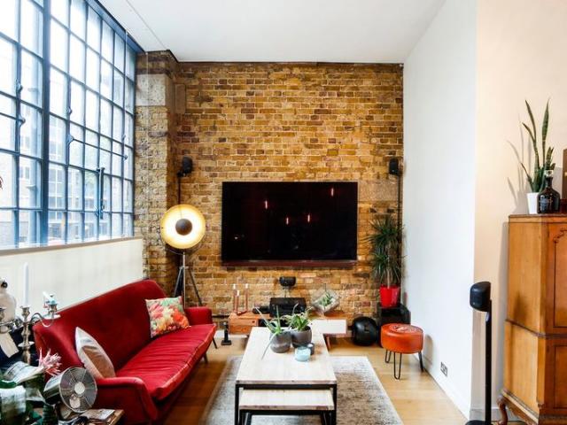 Stunning warehouse conversion boasting a fantastic internal specification and a great location adjacent to trendy Bermondsey Street and London Bridge station
