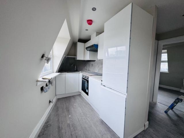 Stunning Brand New 1 Bed Battersea High St to Let