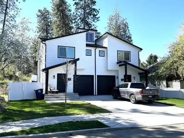 Stunning Brand New Contruction Duplex!