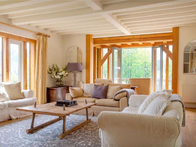 Stunning country house available for three to six months Also available for Henley Regatta Week