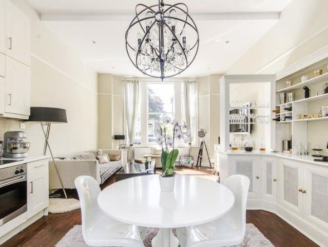 Stunning Clapham Old Town flat with garden