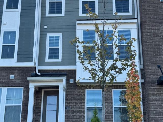Stunning Executive Townhome Liberty Twp