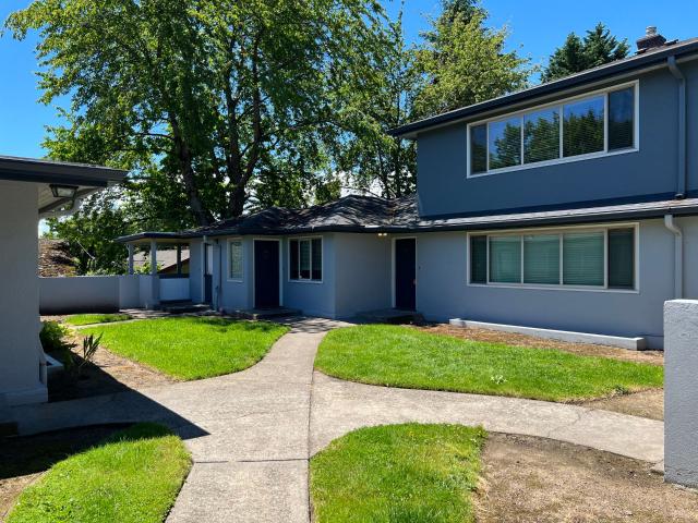 Stunning / Extra Large 1 Bedroom! Faux Hardwood Floors, Washer & Dryer, Stainless Appliances & Pet Friendly!