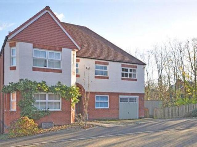 Stunning Family House, Broadleaf Way, 5 Bedroom Detached